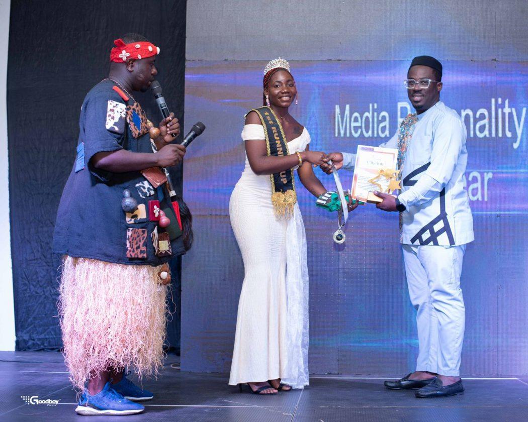 Pent TV Presenter wins media personality of the year at Face of Ghana ...